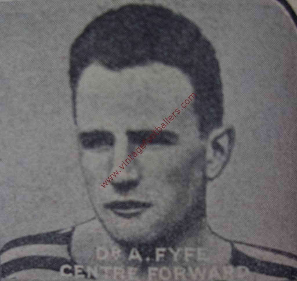 Fyfe Andrew Dr. Image 2 Queens Park 1924 - Vintage Footballers