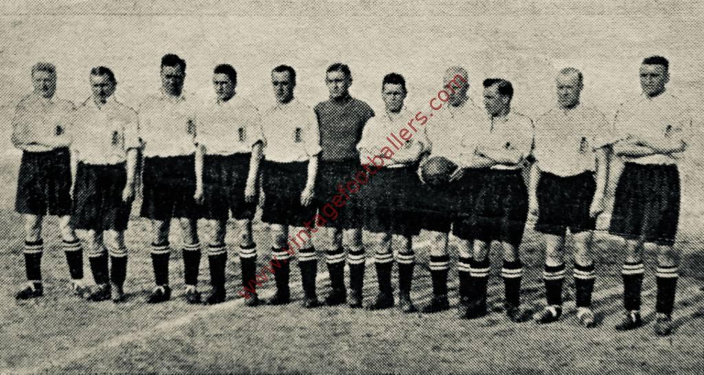 England Team Image 2 v Czechoslovakia 16th May 1934 - Vintage Footballers