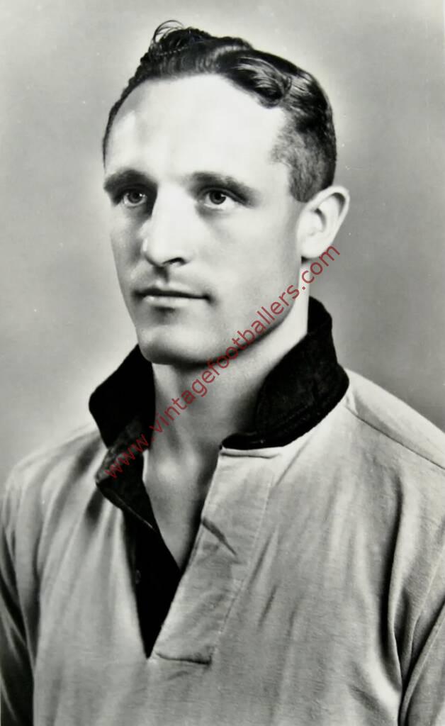 Morris Billy Image 1 Wolverhampton Wanderers 1936 - Vintage Footballers