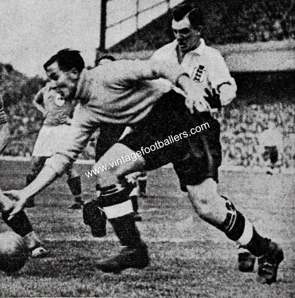 Cullis Stan Image 12 Wolverhampton Wanderers 1938 - Vintage Footballers