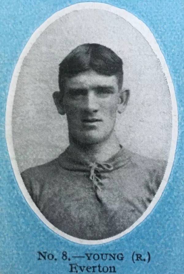 Young Robert Image 3 Everton 1910 - Vintage Footballers