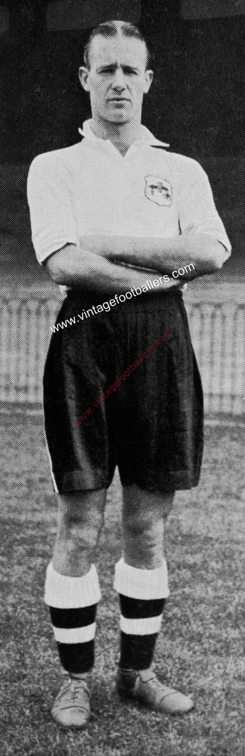 Clarke Bruce Image 1 Fulham 1936 - Vintage Footballers