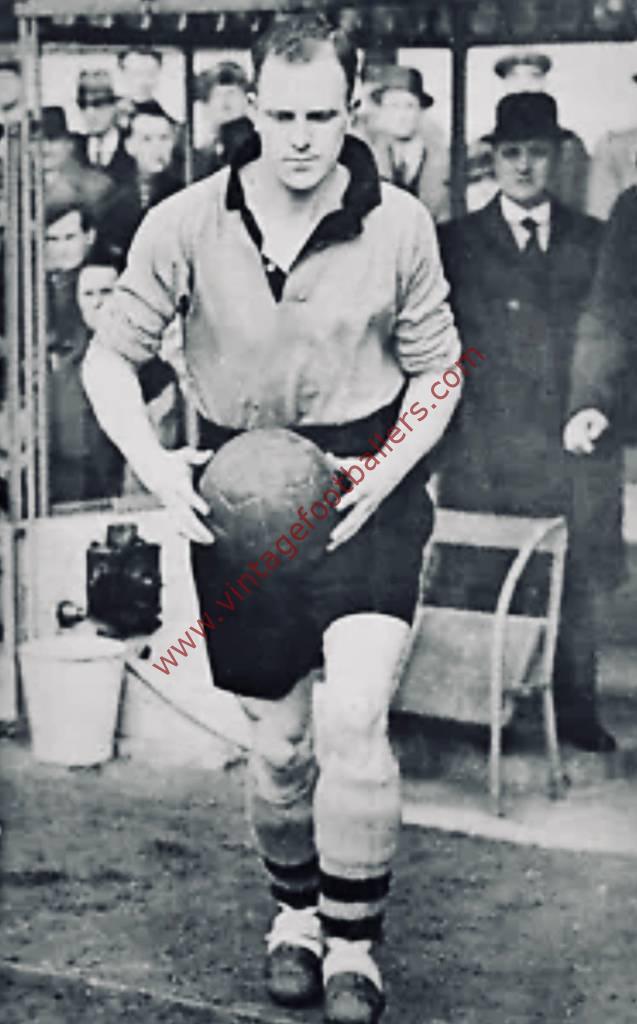 Cullis Stan Image 15 Wolverhampton Wanderers 1938 - Vintage Footballers