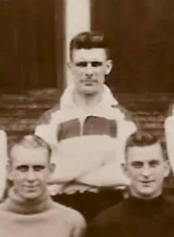 Searle Frank Image 1 Clapton Orient 1936 - Vintage Footballers
