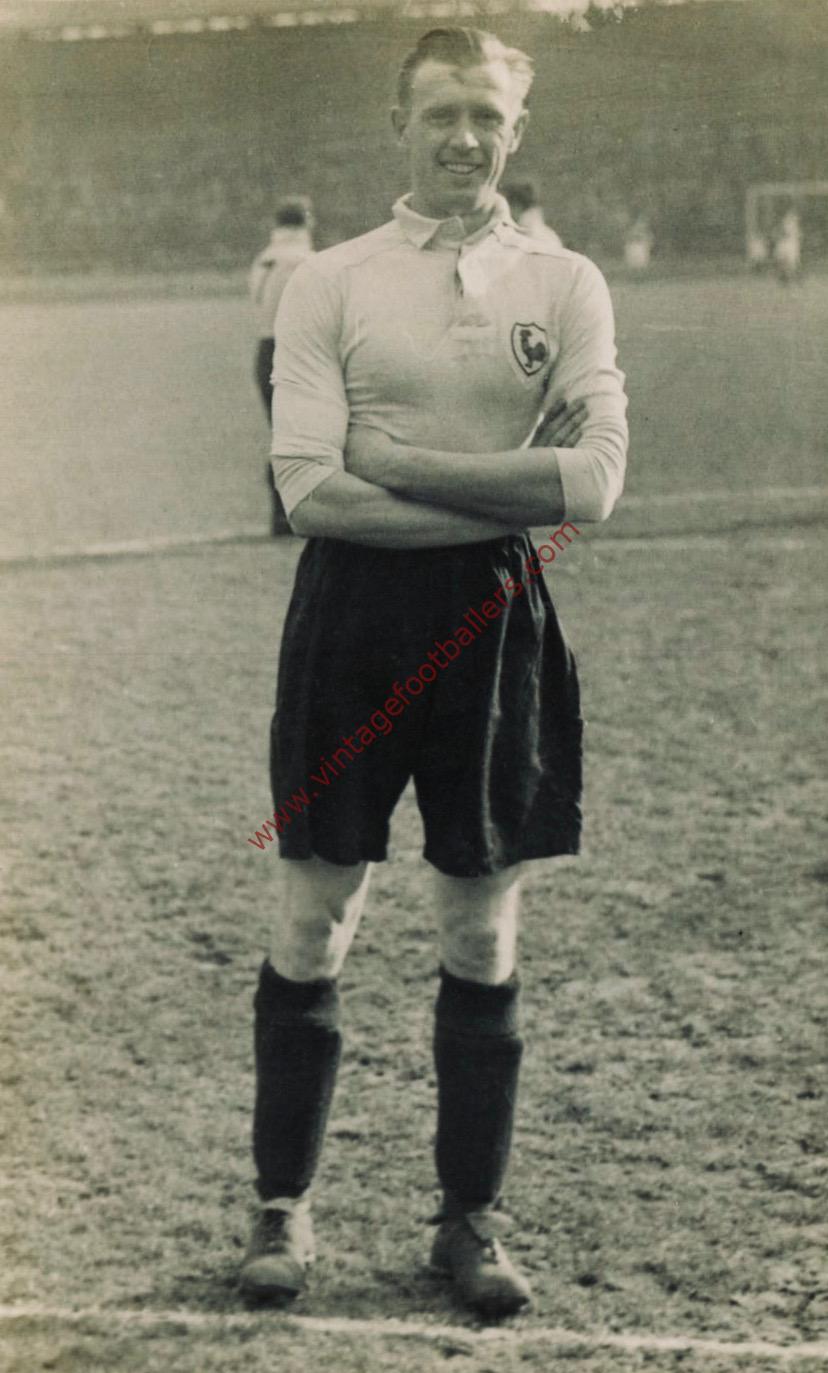 Buckingham Vic Image 3 Tottenham Hotspur 1947 - Vintage Footballers
