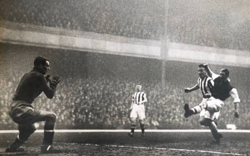 Drake Ted Image 20 Arsenal 1934 - Vintage Footballers