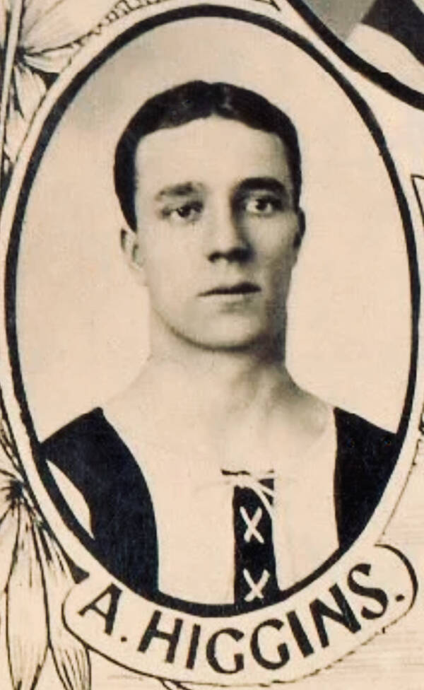 Higgins Sandy Image 5 Newcastle United 1910 - Vintage Footballers