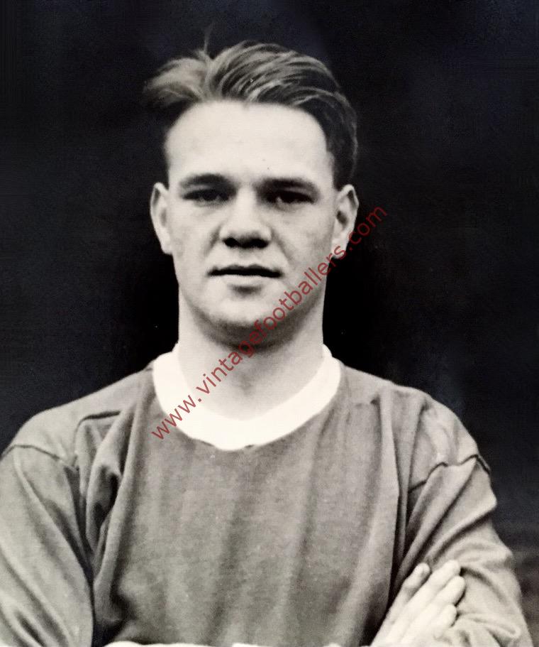 Priday Bob Image 1 Liverpool 1946 - Vintage Footballers